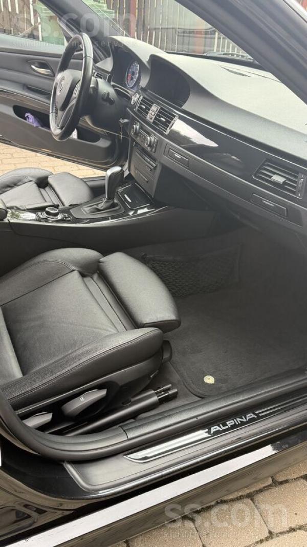 Melns BMW 320 2011 Jūrmala, ar dzinēja tilpumu 2.00 L un nobraukumu 305 tūkst. km par 10900 €, foto 3 vietnē AUTOMOTO.COM.LV