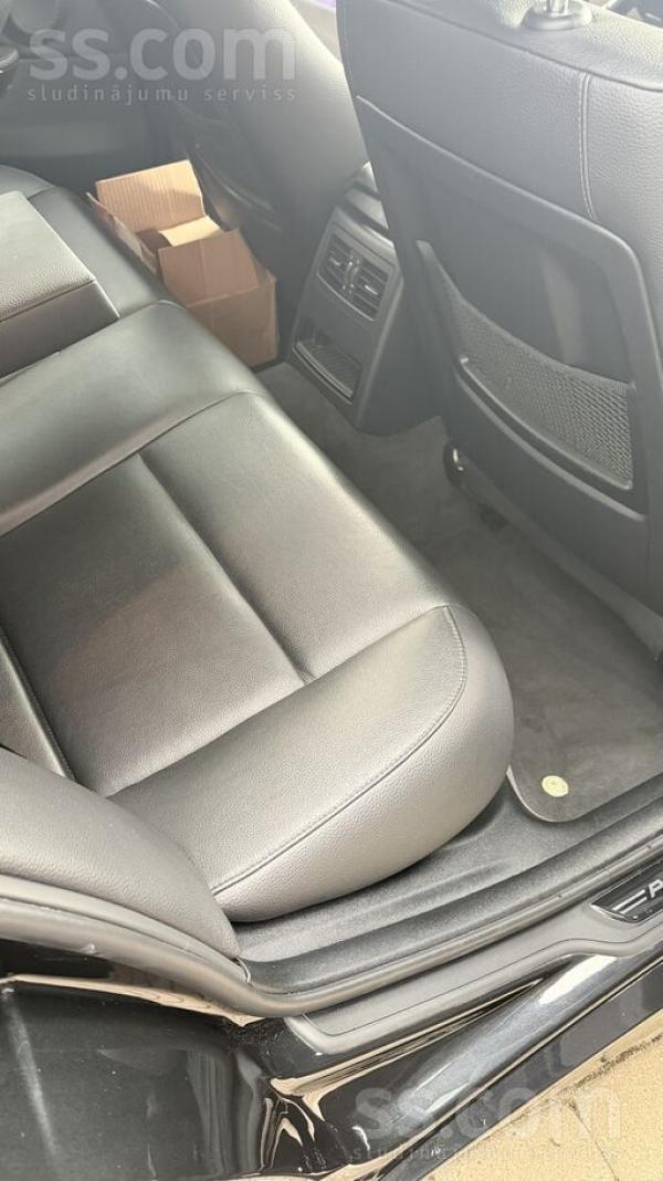 Melns BMW 320 2011 Jūrmala, ar dzinēja tilpumu 2.00 L un nobraukumu 305 tūkst. km par 10900 €, foto 4 vietnē AUTOMOTO.COM.LV