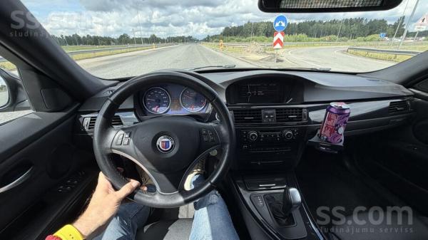 Melns BMW 320 2011 Jūrmala, ar dzinēja tilpumu 2.00 L un nobraukumu 305 tūkst. km par 10900 €, foto 6 vietnē AUTOMOTO.COM.LV