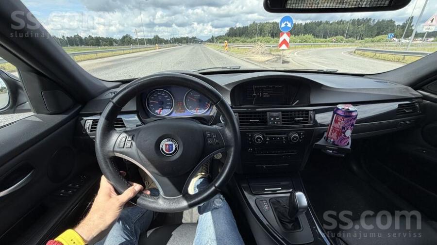 Melns BMW 320 2011 Jūrmala, ar dzinēja tilpumu 2.00 L un nobraukumu 305 tūkst. km par 10900 €, foto 7 vietnē AUTOMOTO.COM.LV