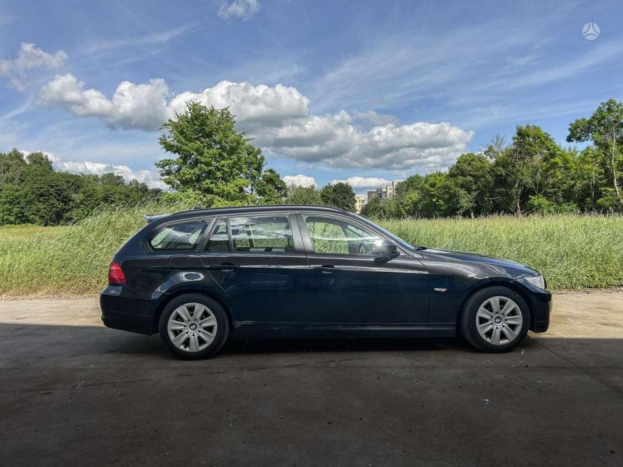 Melns BMW 320 2011 Viļņa, ar dzinēja tilpumu 2.00 L un nobraukumu 262 tūkst. km par 4499 €, foto 3 vietnē AUTOMOTO.COM.LV