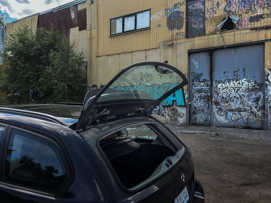 Melns BMW 320 2011 Viļņa, ar dzinēja tilpumu 2.00 L un nobraukumu 262 tūkst. km par 4499 €, foto 12 vietnē AUTOMOTO.COM.LV