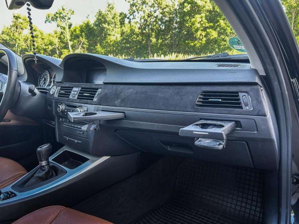 Black BMW 320 2011 in Vilnius, with an engine capacity of 2.00 L and mileage of 262 thousand km for 4499 €, photo 8 on AUTOMOTO.COM.LV