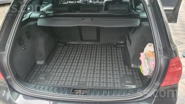 Black BMW 320 2011 in Riga, with an engine capacity of 2.00 L and mileage of 310 thousand km for 6950 €, photo 4 on AUTOMOTO.COM.LV