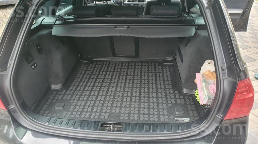 Black BMW 320 2011 in Riga, with an engine capacity of 2.00 L and mileage of 310 thousand km for 6950 €, photo 5 on AUTOMOTO.COM.LV
