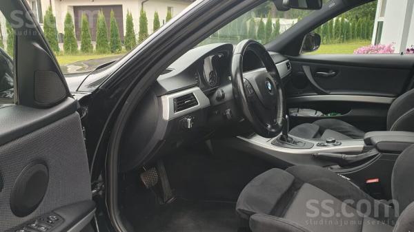 Black BMW 320 2011 in Riga, with an engine capacity of 2.00 L and mileage of 310 thousand km for 6950 €, photo 7 on AUTOMOTO.COM.LV