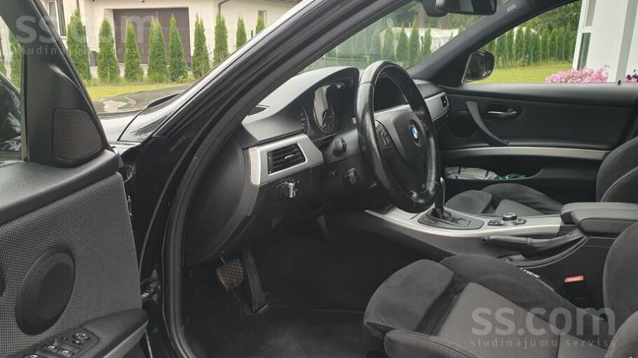 Black BMW 320 2011 in Riga, with an engine capacity of 2.00 L and mileage of 310 thousand km for 6950 €, photo 8 on AUTOMOTO.COM.LV