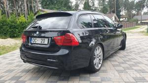Black BMW 320 2011 in Riga, with an engine capacity of 2.00 L and mileage of 310 thousand km for 6950 €, photo 15 on AUTOMOTO.COM.LV