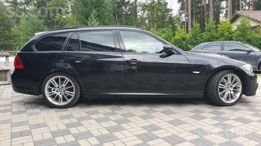 Black BMW 320 2011 in Riga, with an engine capacity of 2.00 L and mileage of 310 thousand km for 6950 €, photo 16 on AUTOMOTO.COM.LV