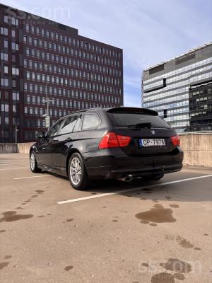 Black BMW 320 2011 in Riga, with an engine capacity of 2.00 L and mileage of 338 thousand km for 4750 €, photo 3 on AUTOMOTO.COM.LV