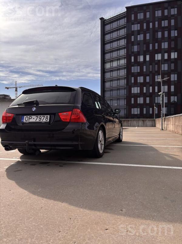 Black BMW 320 2011 in Riga, with an engine capacity of 2.00 L and mileage of 338 thousand km for 4750 €, photo 3 on AUTOMOTO.COM.LV