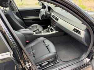 Black BMW 320 2011 in Riga, with an engine capacity of 2.00 L and mileage of 338 thousand km for 4750 €, photo 9 on AUTOMOTO.COM.LV