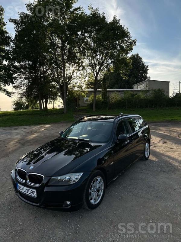 Melns BMW 320 2011 Tauragė, ar dzinēja tilpumu 2.00 L un nobraukumu 0 tūkst. km par 3600 €, foto 1 vietnē AUTOMOTO.COM.LV