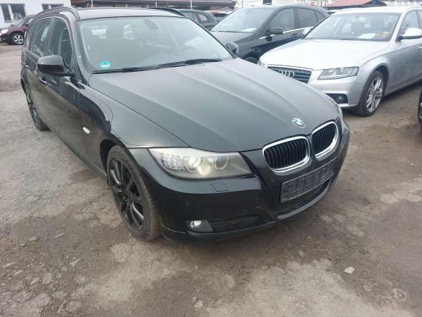 Melns BMW 320 2011 Kauņa, ar dzinēja tilpumu 2.00 L un nobraukumu 290 tūkst. km par 2990 €, foto 3 vietnē AUTOMOTO.COM.LV