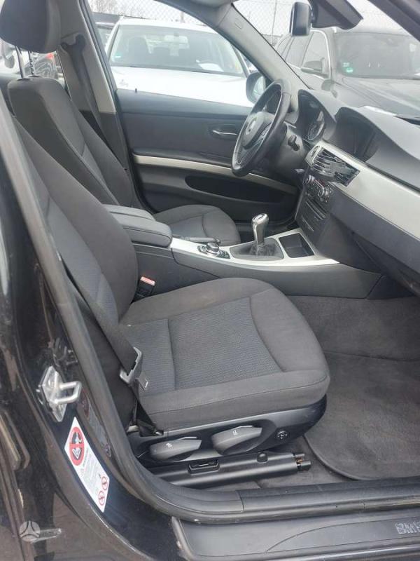 Melns BMW 320 2011 Kauņa, ar dzinēja tilpumu 2.00 L un nobraukumu 290 tūkst. km par 2990 €, foto 8 vietnē AUTOMOTO.COM.LV