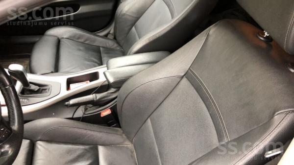 Black BMW 320 2011 in Jelgava, with an engine capacity of 2.00 L and mileage of 276 thousand km for 4000 €, photo 10 on AUTOMOTO.COM.LV