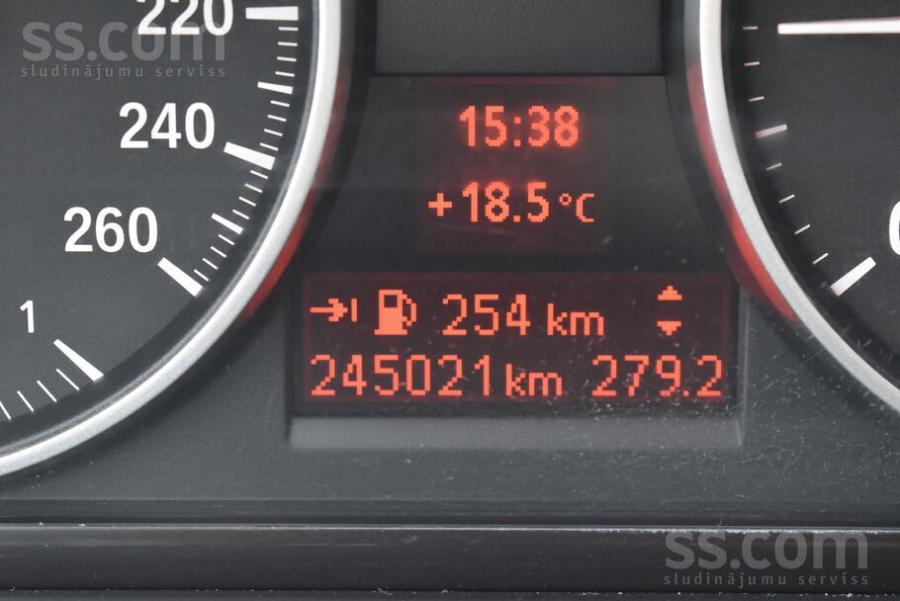 Melns BMW 320 2011 Kuldīga, ar dzinēja tilpumu 2.00 L un nobraukumu 0 tūkst. km par 7350 €, foto 17 vietnē AUTOMOTO.COM.LV