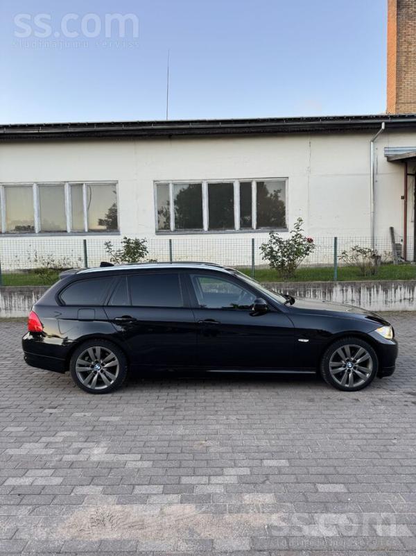 Black BMW 320 2011 in Tukums, with an engine capacity of 2.00 L and mileage of 333 thousand km for 5950 €, photo 8 on AUTOMOTO.COM.LV