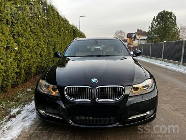 Black BMW 320 2012 in Riga, with an engine capacity of 2.00 L and mileage of 232 thousand km for 6200 €, photo 3 on AUTOMOTO.COM.LV
