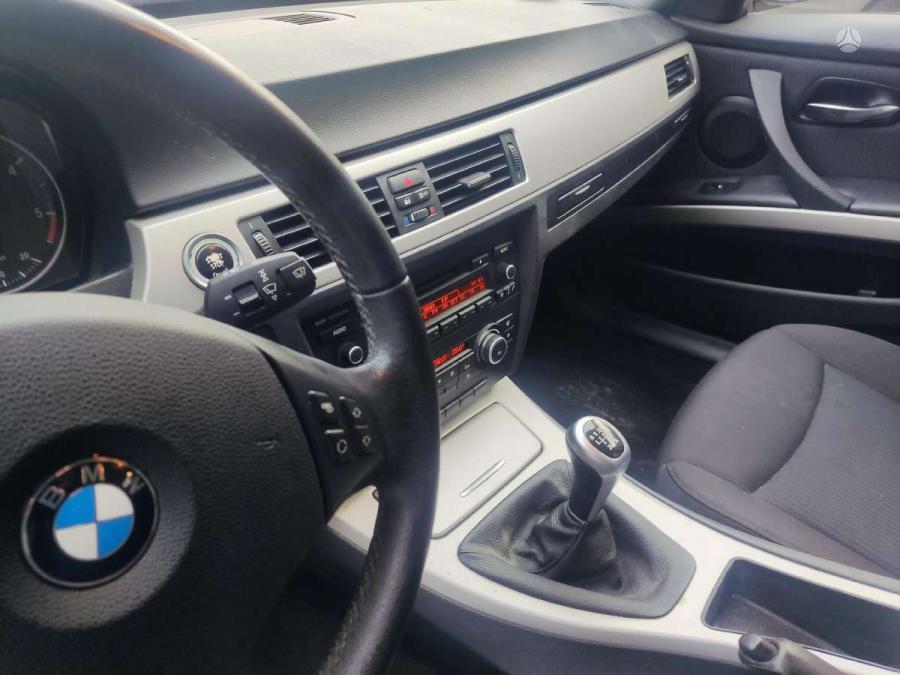Black BMW 320 2012 in Utena, with an engine capacity of 2.00 L and mileage of 265 thousand km for 4150 €, photo 19 on AUTOMOTO.COM.LV