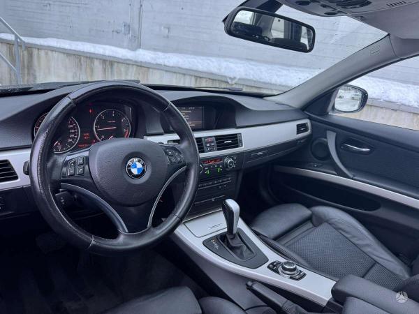 Melns BMW 320 2012 Viļņa, ar dzinēja tilpumu 2.00 L un nobraukumu 196 tūkst. km par 5300 €, foto 10 vietnē AUTOMOTO.COM.LV