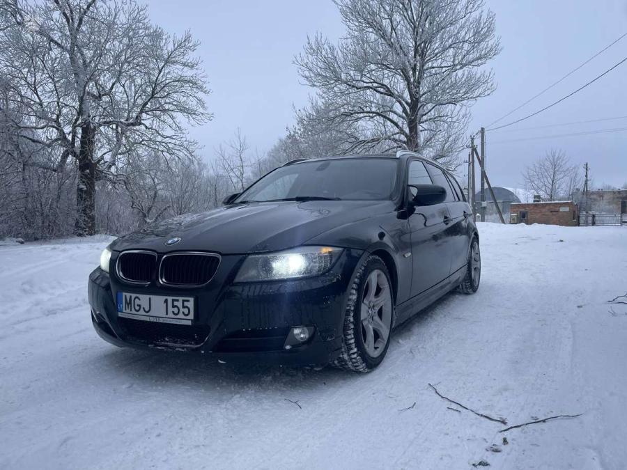 Black BMW 320 2012 in Panevezys, with an engine capacity of 2.00 L and mileage of 361 thousand km for 4700 €, photo 1 on AUTOMOTO.COM.LV