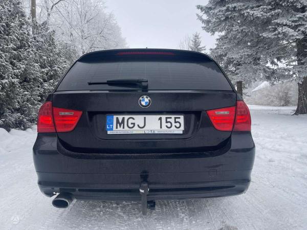 Melns BMW 320 2012 Panevēža, ar dzinēja tilpumu 2.00 L un nobraukumu 361 tūkst. km par 4700 €, foto 5 vietnē AUTOMOTO.COM.LV