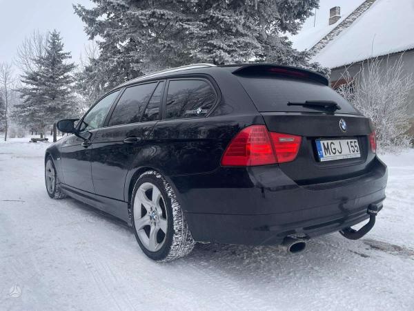 Melns BMW 320 2012 Panevēža, ar dzinēja tilpumu 2.00 L un nobraukumu 361 tūkst. km par 4700 €, foto 6 vietnē AUTOMOTO.COM.LV