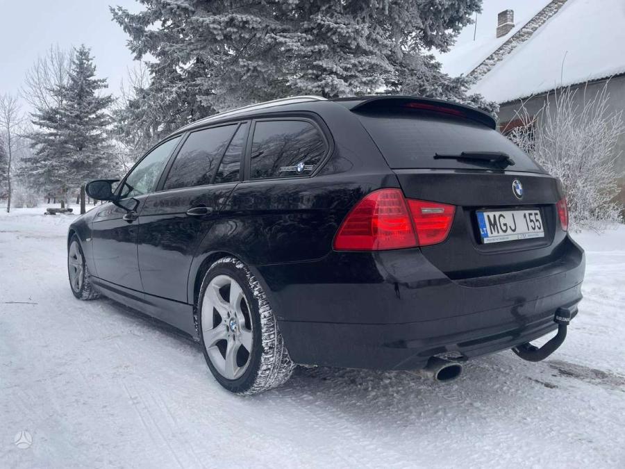 Black BMW 320 2012 in Panevezys, with an engine capacity of 2.00 L and mileage of 361 thousand km for 4700 €, photo 6 on AUTOMOTO.COM.LV