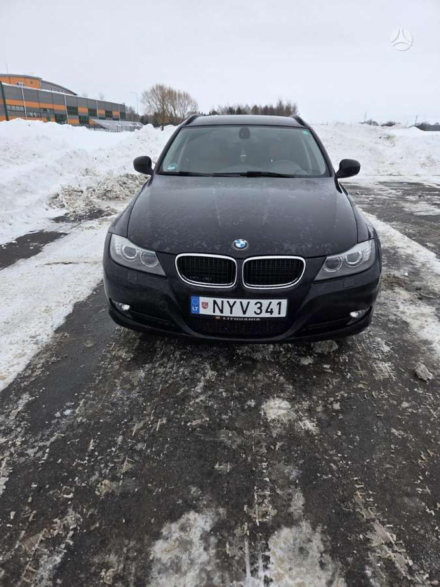 Black BMW 320 2012 in Pasvalys, with an engine capacity of 2.00 L and mileage of 292 thousand km for 4700 €, photo 1 on AUTOMOTO.COM.LV
