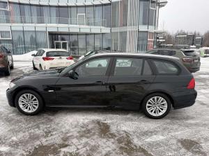 Melns BMW 320 2012 Panevēža, ar dzinēja tilpumu 2.00 L un nobraukumu 317 tūkst. km par 5500 €, foto 5 vietnē AUTOMOTO.COM.LV