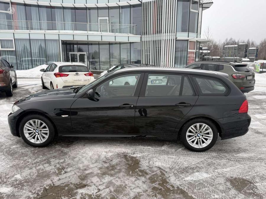 Melns BMW 320 2012 Panevēža, ar dzinēja tilpumu 2.00 L un nobraukumu 317 tūkst. km par 5500 €, foto 5 vietnē AUTOMOTO.COM.LV