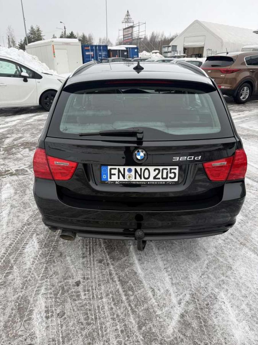 Melns BMW 320 2012 Panevēža, ar dzinēja tilpumu 2.00 L un nobraukumu 317 tūkst. km par 5500 €, foto 7 vietnē AUTOMOTO.COM.LV