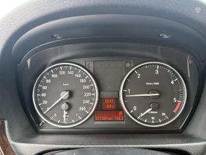 Melns BMW 320 2012 Panevēža, ar dzinēja tilpumu 2.00 L un nobraukumu 317 tūkst. km par 5500 €, foto 13 vietnē AUTOMOTO.COM.LV