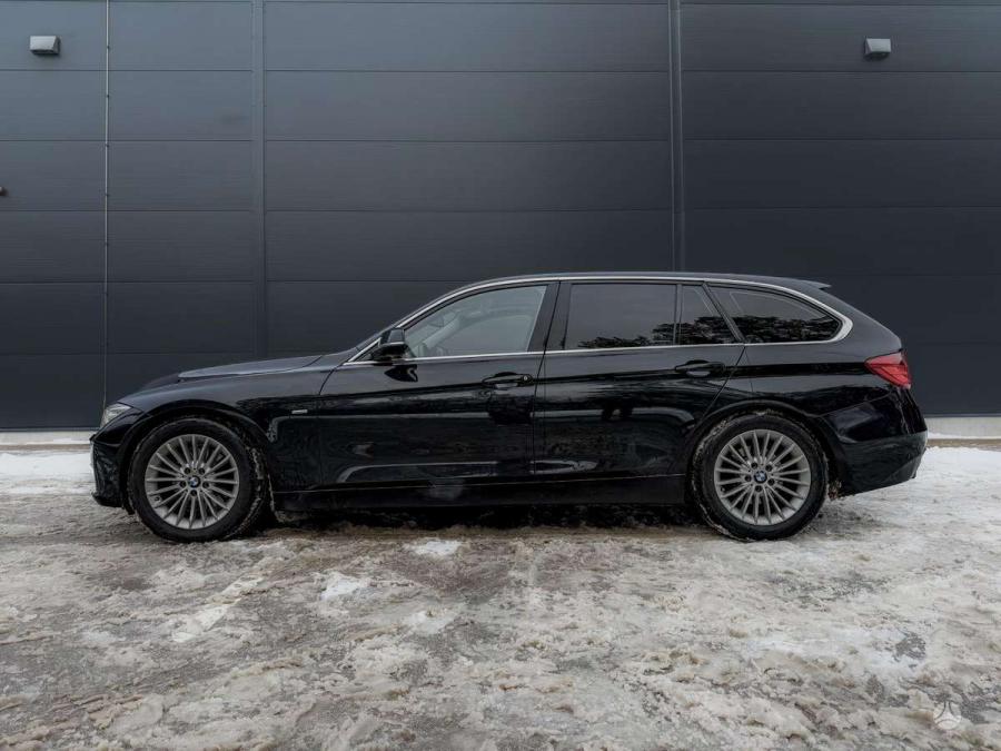 Black BMW 320 2012 in Riga, with an engine capacity of 2.00 L and mileage of 281 thousand km for 8888 €, photo 3 on AUTOMOTO.COM.LV