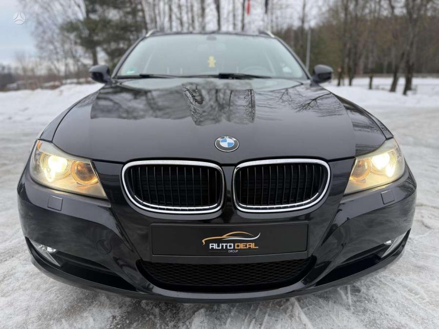 Black BMW 320 2012 in Kazlu Ruda, with an engine capacity of 2.00 L and mileage of 274 thousand km for 5000 €, photo 3 on AUTOMOTO.COM.LV