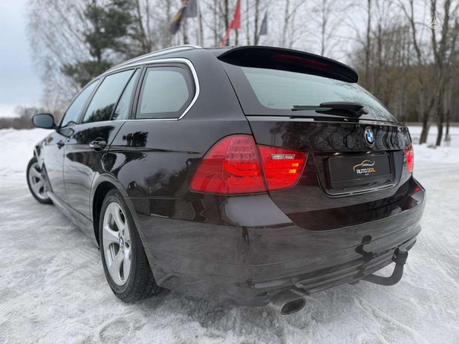 Black BMW 320 2012 in Kazlu Ruda, with an engine capacity of 2.00 L and mileage of 274 thousand km for 5000 €, photo 11 on AUTOMOTO.COM.LV