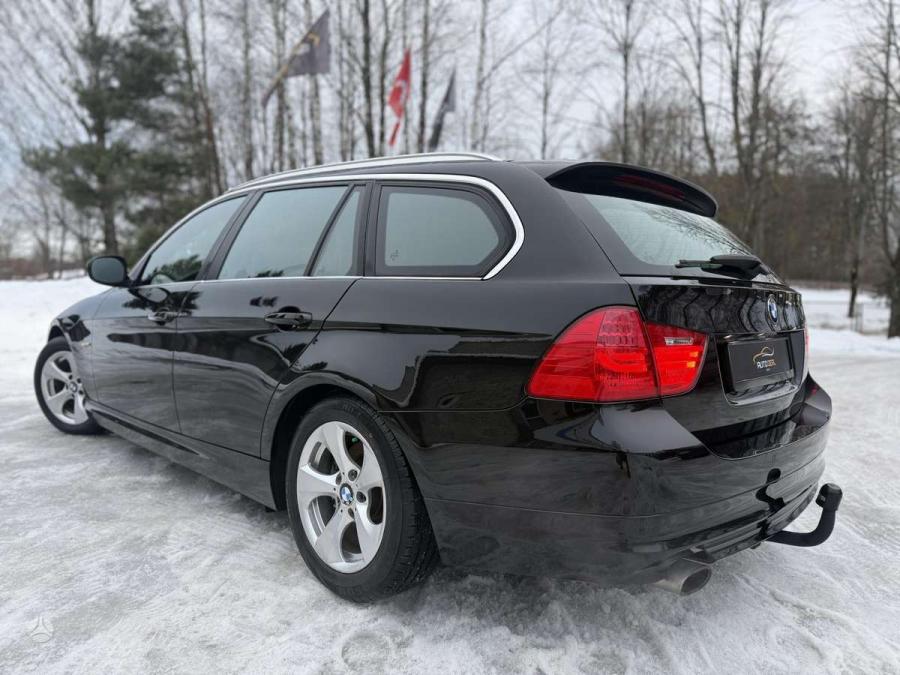 Black BMW 320 2012 in Kazlu Ruda, with an engine capacity of 2.00 L and mileage of 274 thousand km for 5000 €, photo 12 on AUTOMOTO.COM.LV