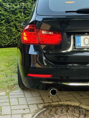 Black BMW 320 2012 in Valmiera, with an engine capacity of 2.00 L and mileage of 304 thousand km for 7800 €, photo 12 on AUTOMOTO.COM.LV