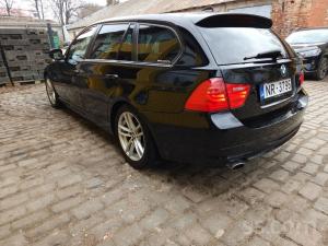 Black BMW 320 2012 in Riga, with an engine capacity of 2.00 L and mileage of 273 thousand km for 4200 €, photo 4 on AUTOMOTO.COM.LV