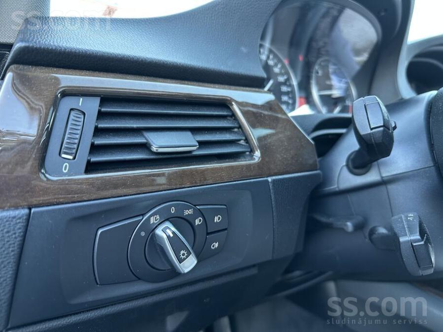 Black BMW 320 2012 in Jelgava, with an engine capacity of 2.00 L and mileage of 285 thousand km for 6350 €, photo 12 on AUTOMOTO.COM.LV