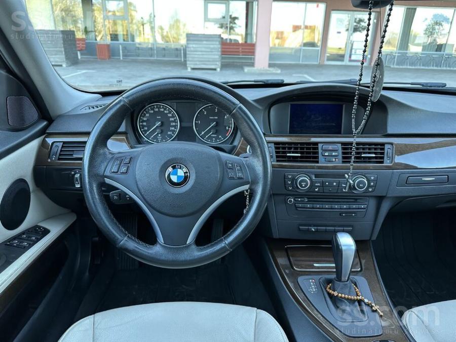 Black BMW 320 2012 in Jelgava, with an engine capacity of 2.00 L and mileage of 285 thousand km for 6350 €, photo 19 on AUTOMOTO.COM.LV
