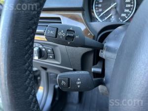 Black BMW 320 2012 in Jelgava, with an engine capacity of 2.00 L and mileage of 285 thousand km for 6350 €, photo 22 on AUTOMOTO.COM.LV