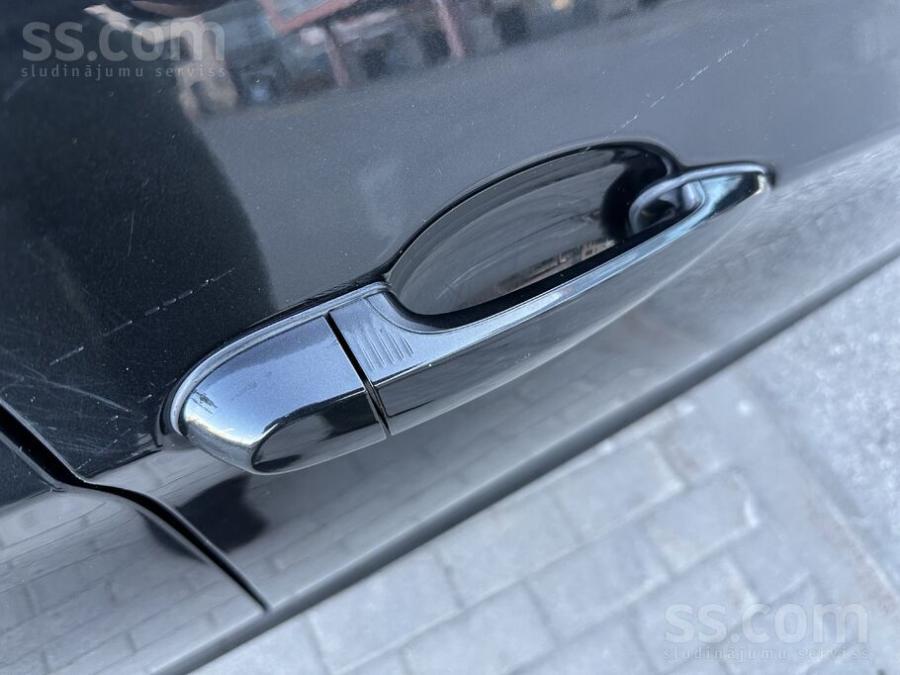 Black BMW 320 2012 in Jelgava, with an engine capacity of 2.00 L and mileage of 285 thousand km for 6350 €, photo 23 on AUTOMOTO.COM.LV