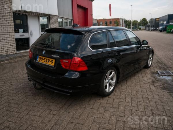 Black BMW 320 2012 in Balvi, with an engine capacity of 2.00 L and mileage of 358 thousand km for 4850 €, photo 3 on AUTOMOTO.COM.LV