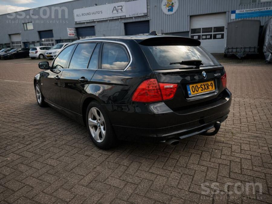 Black BMW 320 2012 in Balvi, with an engine capacity of 2.00 L and mileage of 358 thousand km for 4850 €, photo 5 on AUTOMOTO.COM.LV