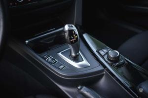 Melns BMW 320 2012 Kauņa, ar dzinēja tilpumu 2.00 L un nobraukumu 264 tūkst. km par 8500 €, foto 12 vietnē AUTOMOTO.COM.LV