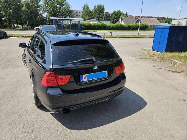 Melns BMW 320 2012 Panevēža, ar dzinēja tilpumu 2.00 L un nobraukumu 281 tūkst. km par 5500 €, foto 4 vietnē AUTOMOTO.COM.LV