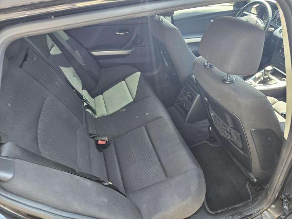 Melns BMW 320 2012 Panevēža, ar dzinēja tilpumu 2.00 L un nobraukumu 281 tūkst. km par 5500 €, foto 6 vietnē AUTOMOTO.COM.LV