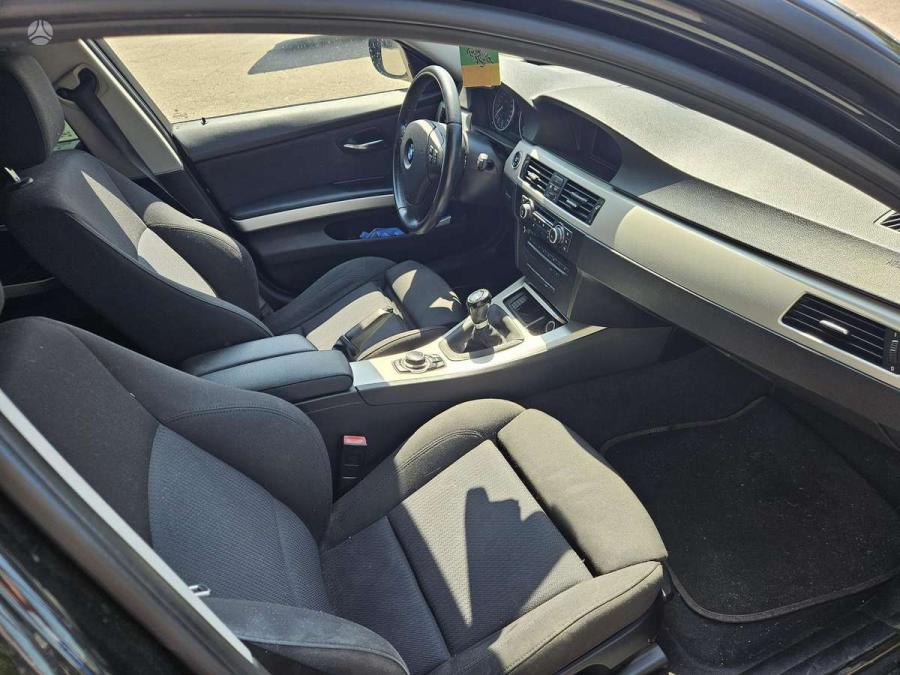 Black BMW 320 2012 in Panevezys, with an engine capacity of 2.00 L and mileage of 281 thousand km for 5500 €, photo 8 on AUTOMOTO.COM.LV